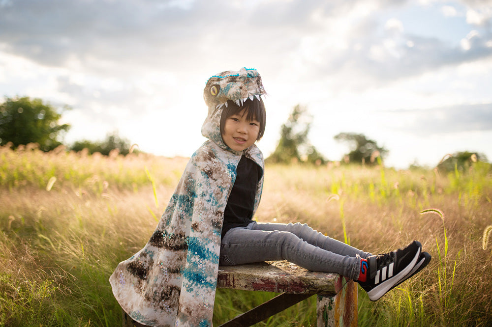 Raptor Cape – The Toy Maven